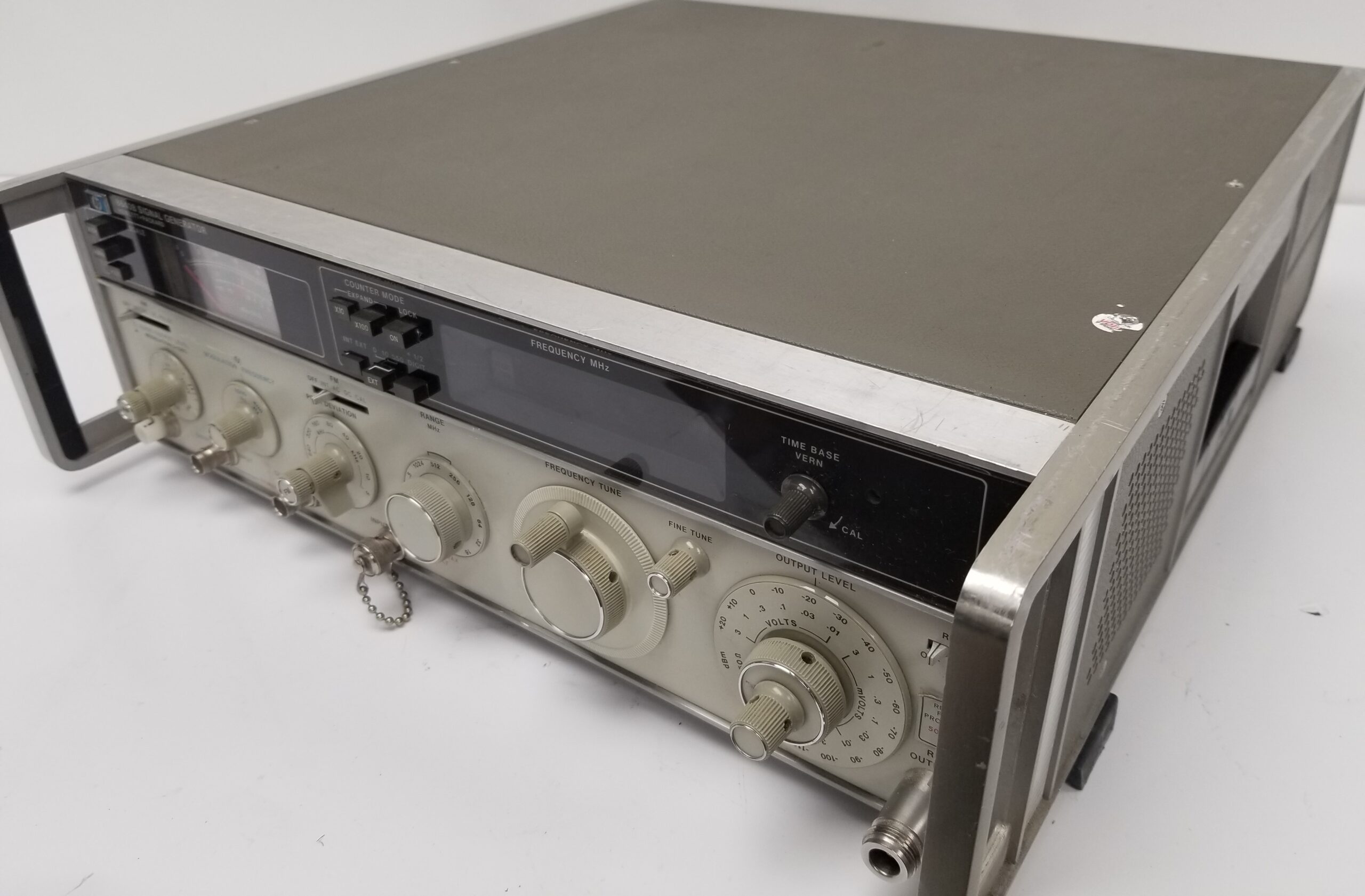 Hewlett Packard 8640B AM/FM RF Signal Generator - Signal Generators ...