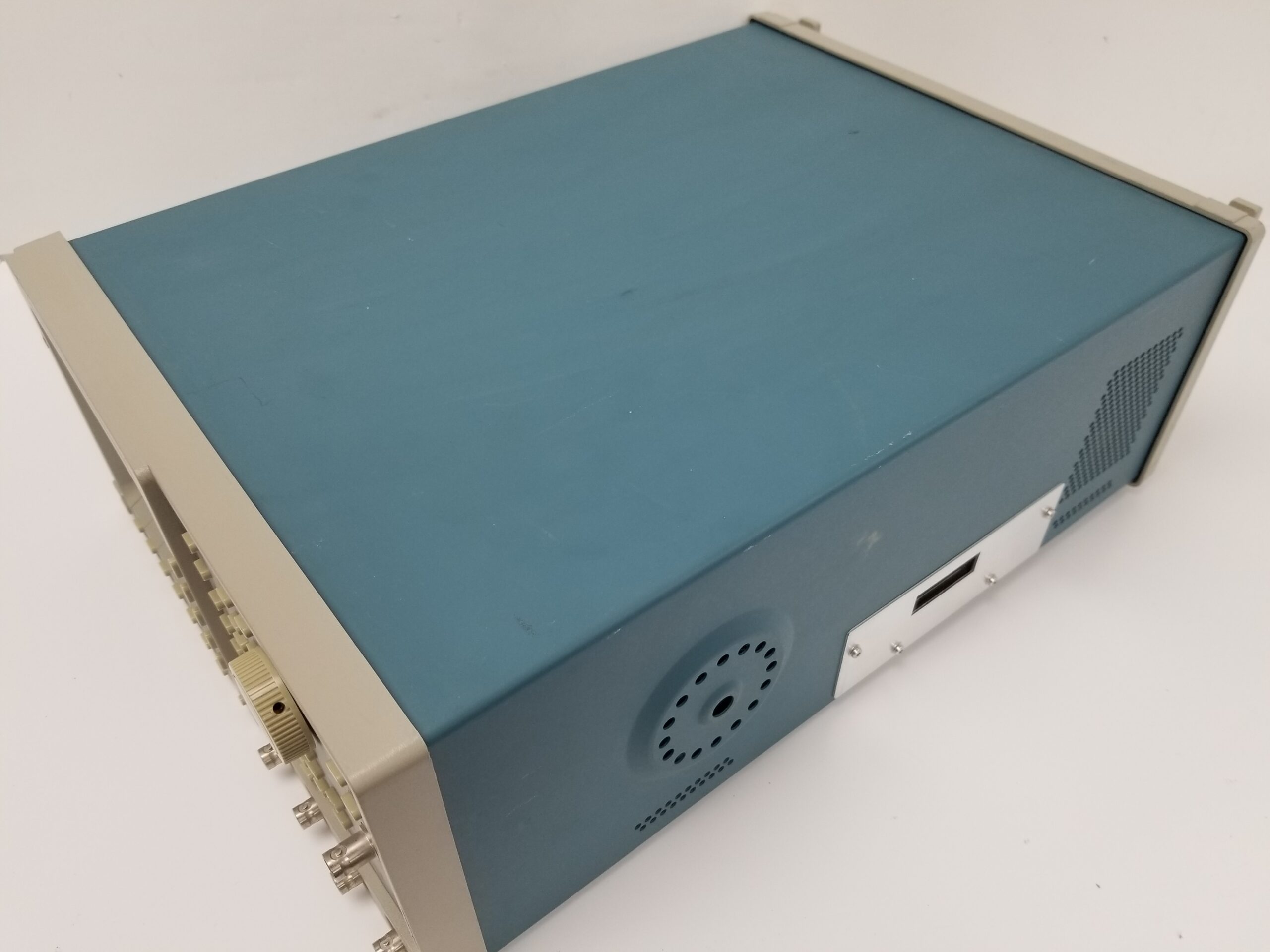 Tektronix AWG2021 Arbitrary Waveform Generator