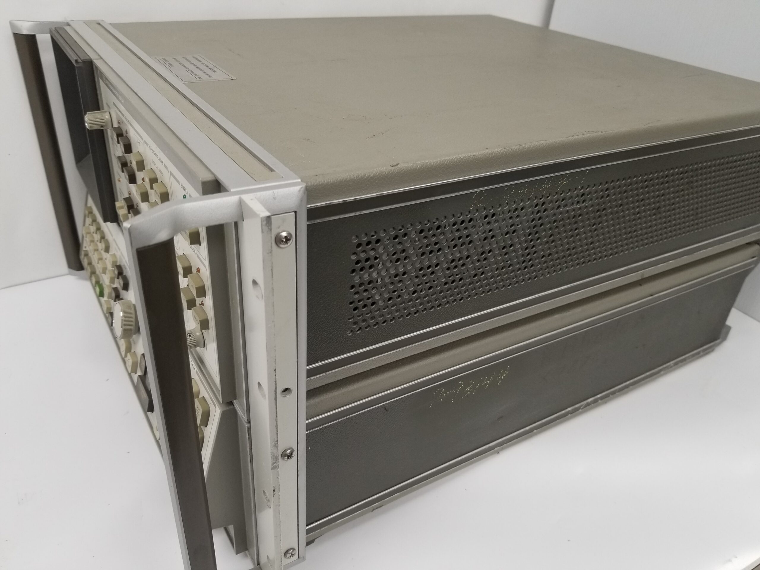 HEWLETT PACKARD 8568A 100Hz - 1.5Ghz Spectrum Analyzer - Analyzers ...