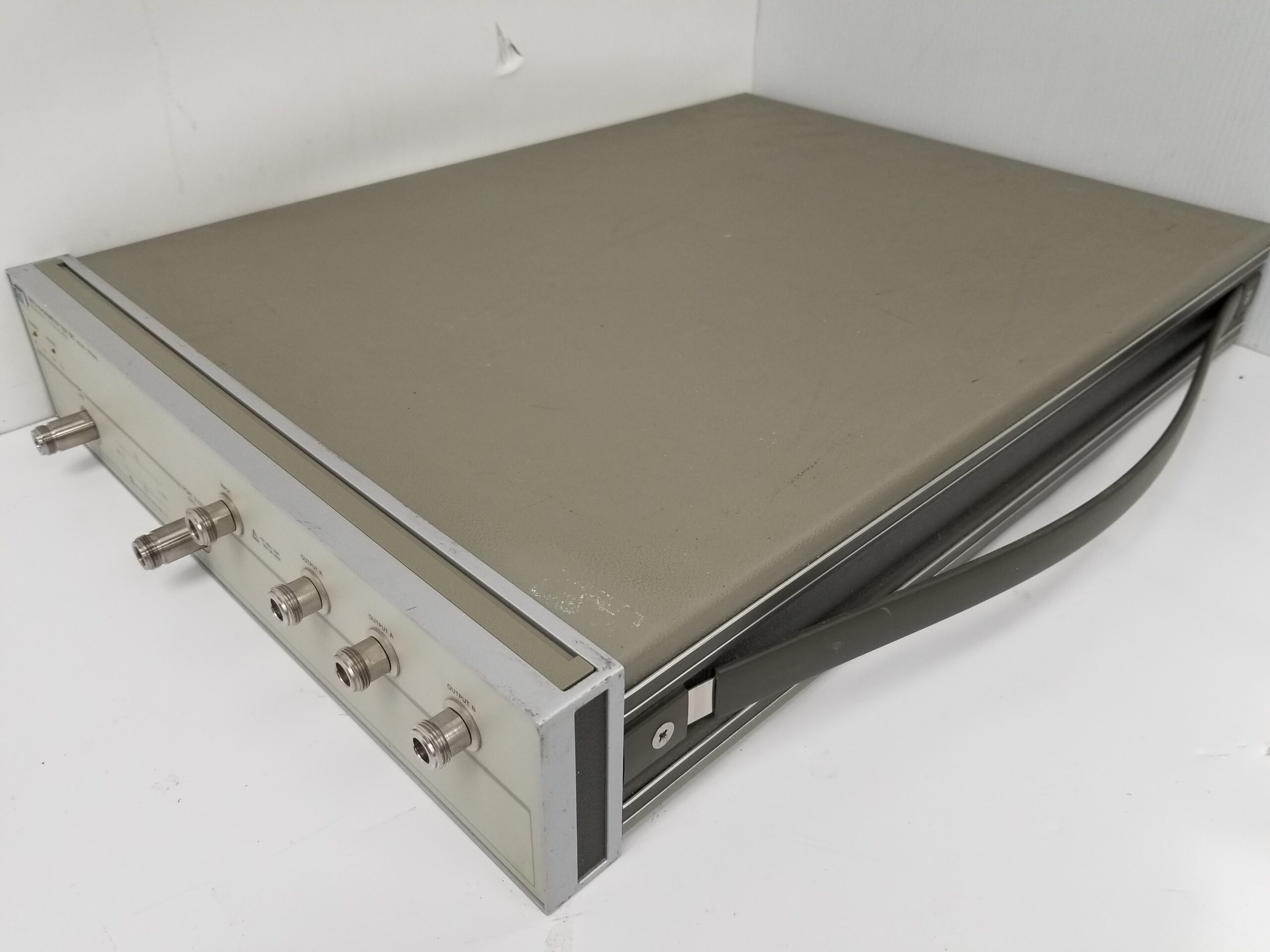 HEWLETT PACKARD TEST SET S-PARAMETER 35677A