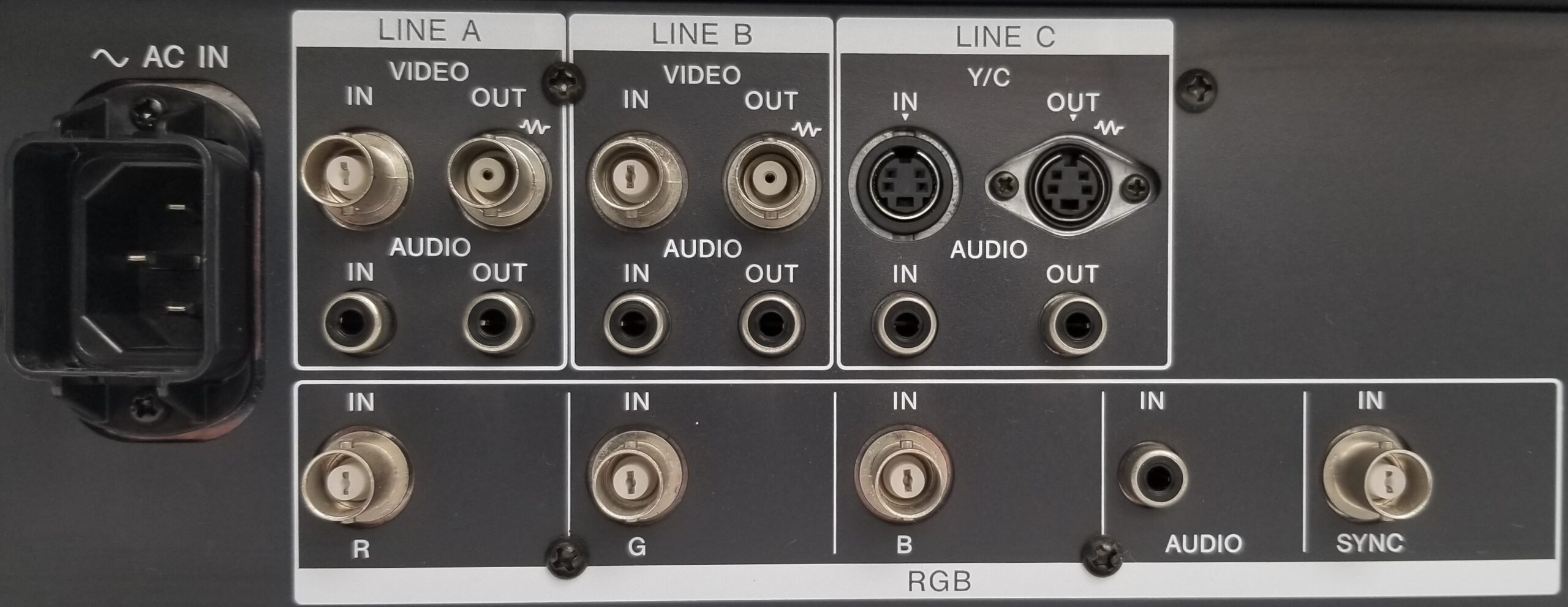 Sony PVM-1350 Professional Video Monitor - Vintage Trinitron CRT