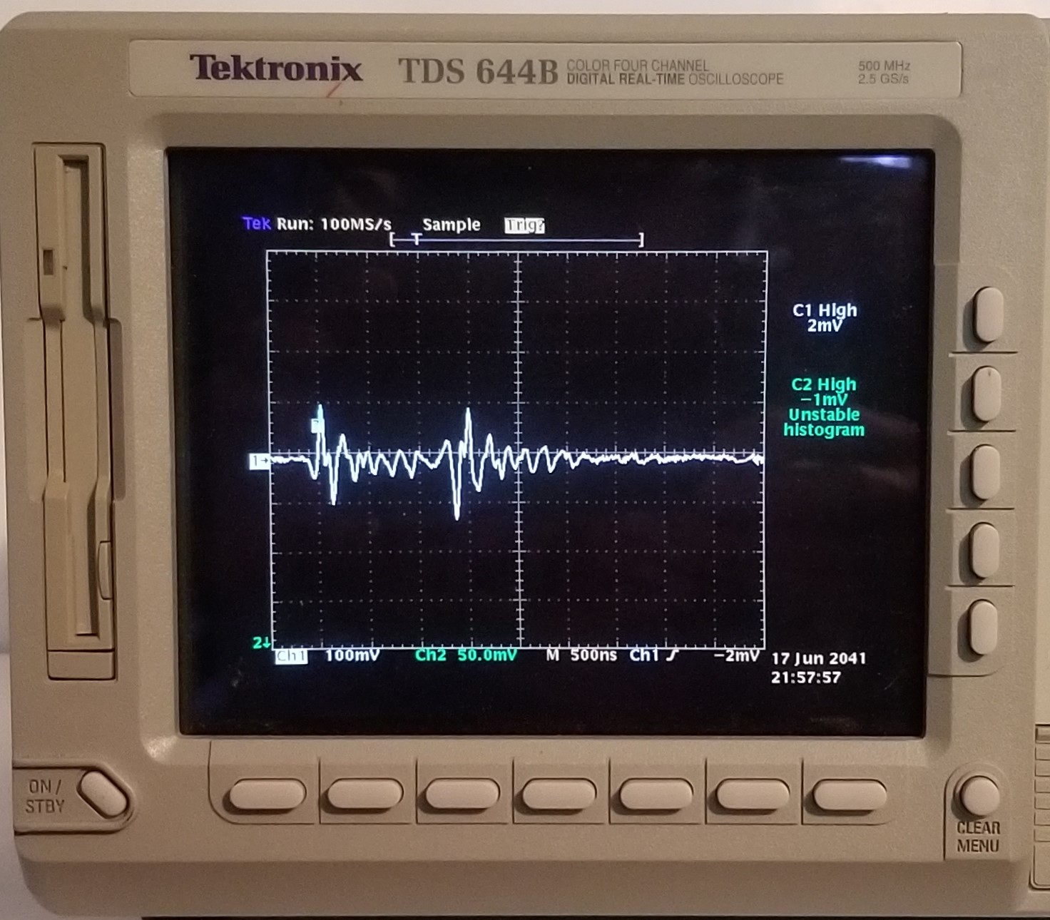 Tektronix TDS644B 4 Channel 500MHz Digital Color Oscilloscope