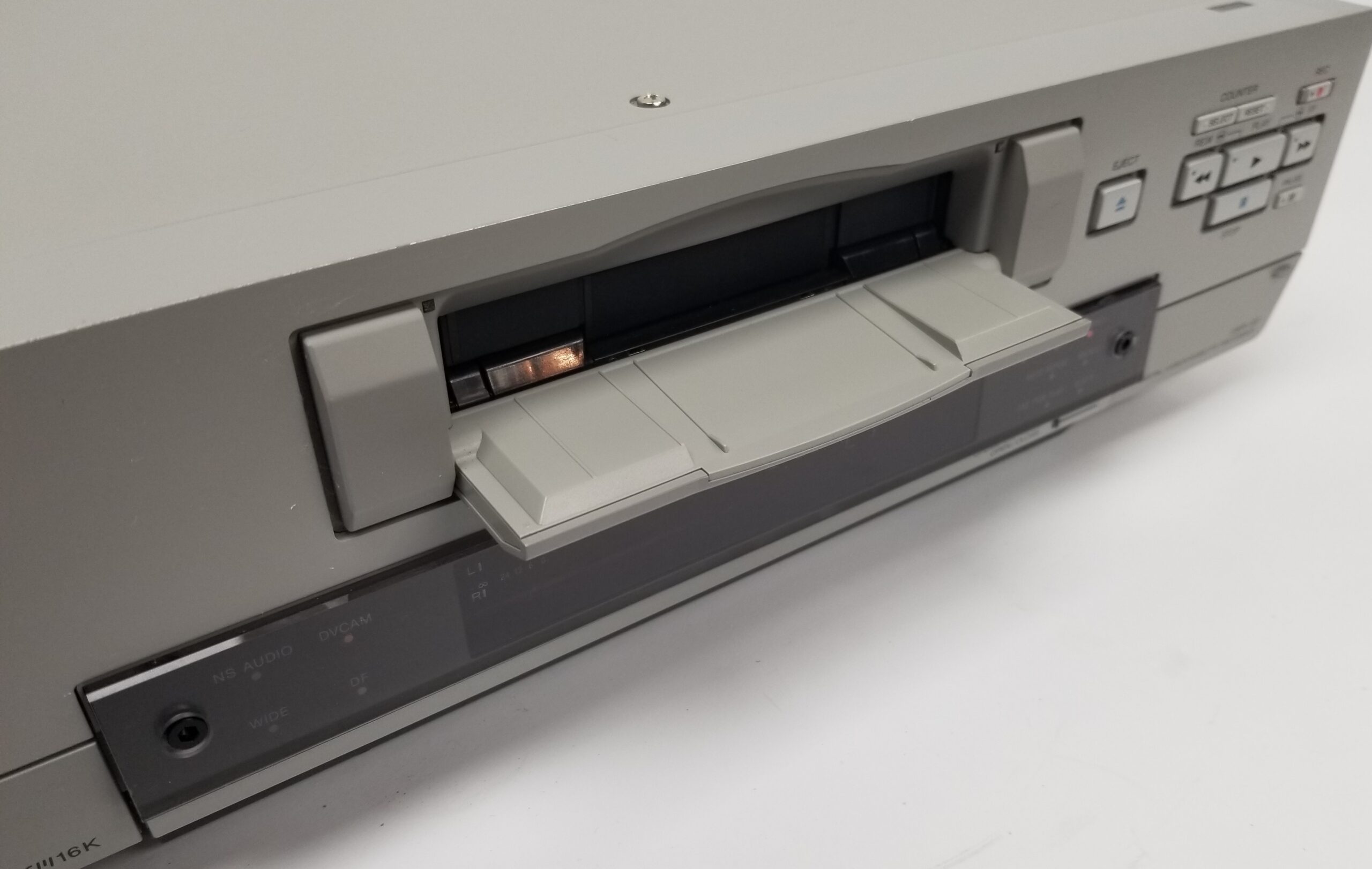 Sony DSR-30 Digital Videocassette Recorder