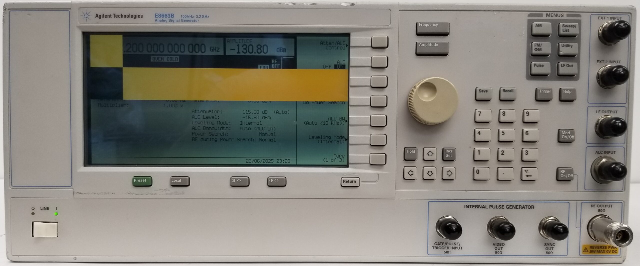 Agilent E8663B Analog Signal Generator 100KHz-3.2GHz