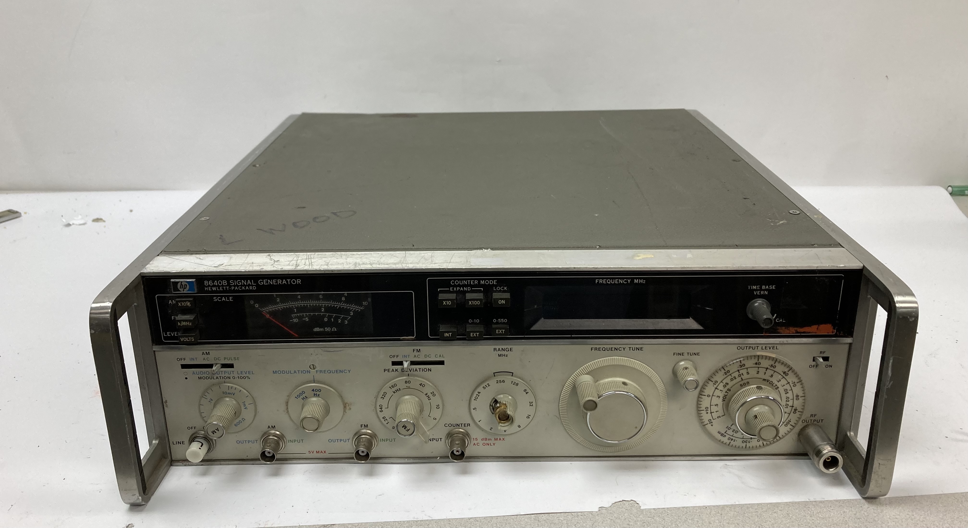 HP 8640B Signal Generator (parts only) - Signal Generators, Test ...
