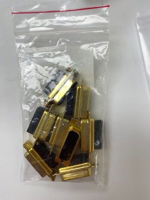 Amp 205206-9 D-Sub Housing Connectors - LOT OF 8 - Cable Connectors ...