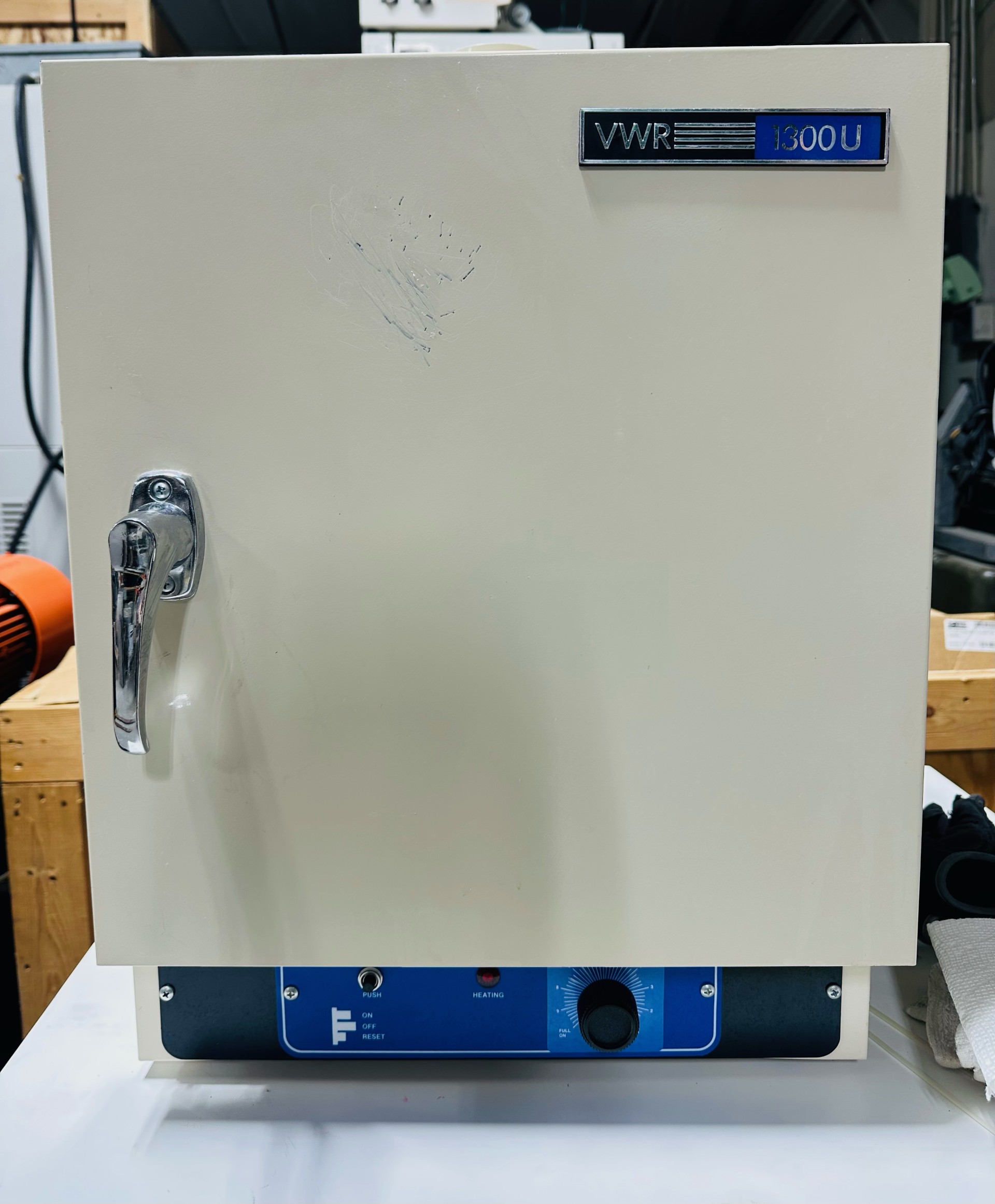 VWR 1300U Gravity Lab Oven - Laboratory Equipment, Ovens and Furnaces ...