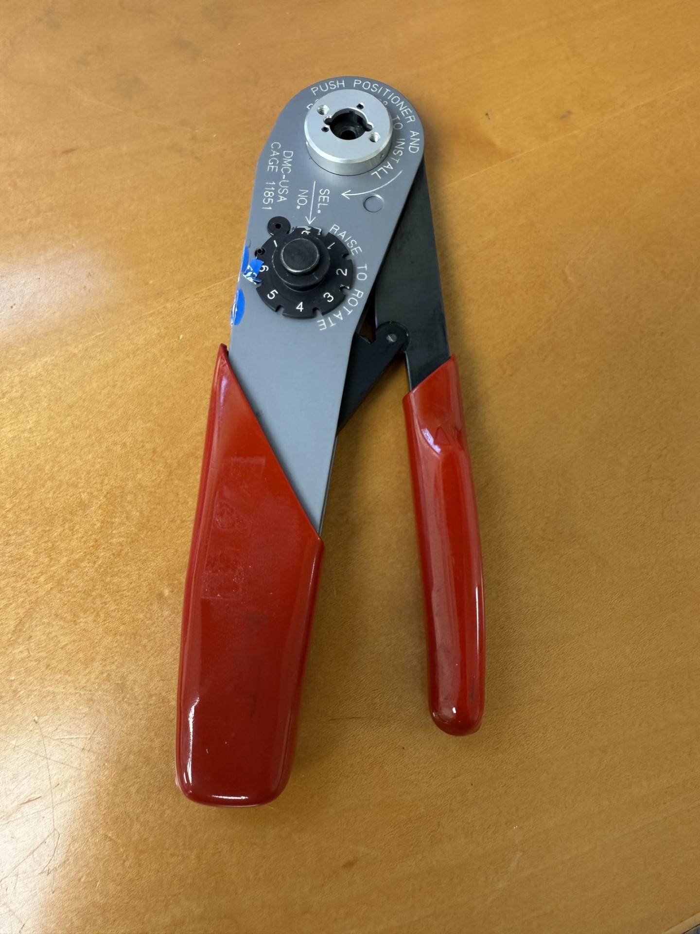 DMC MH820 Crimp Tool