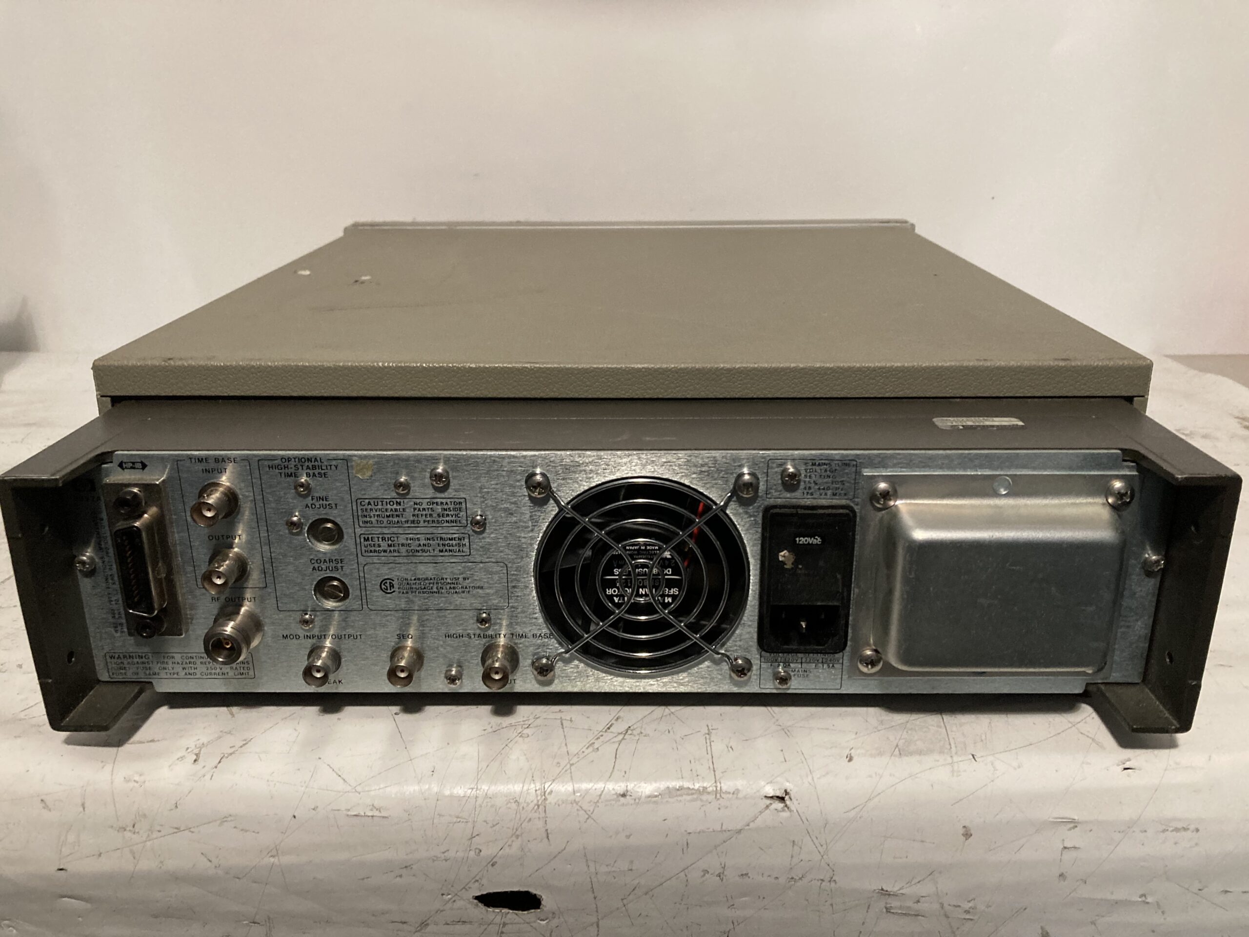 HP 8657A Signal Generator (parts only) - Signal Generators, Test ...