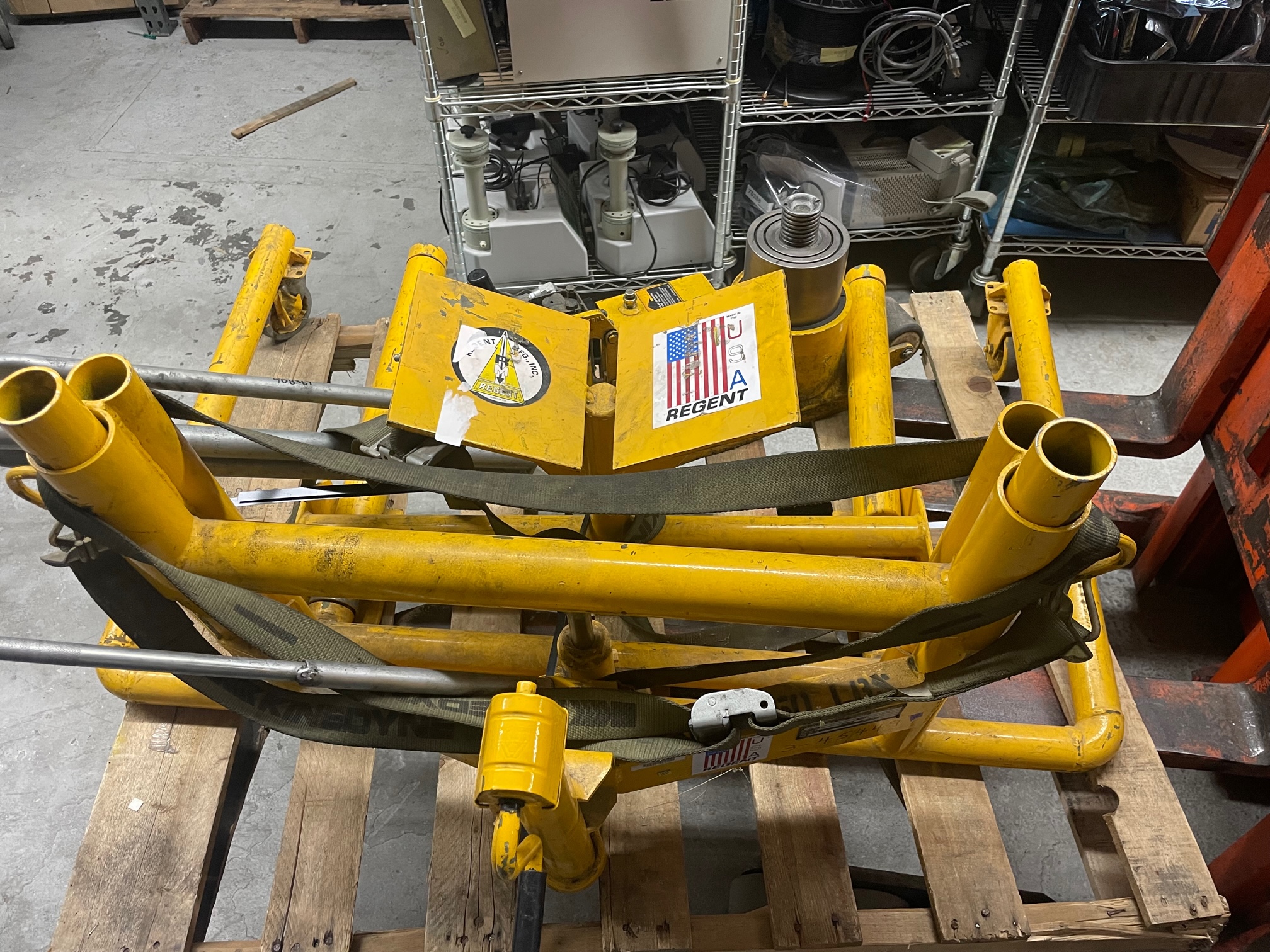 Columbus Hydraulic Aircraft Nose Jack - Avionic Instruments, Industrial ...