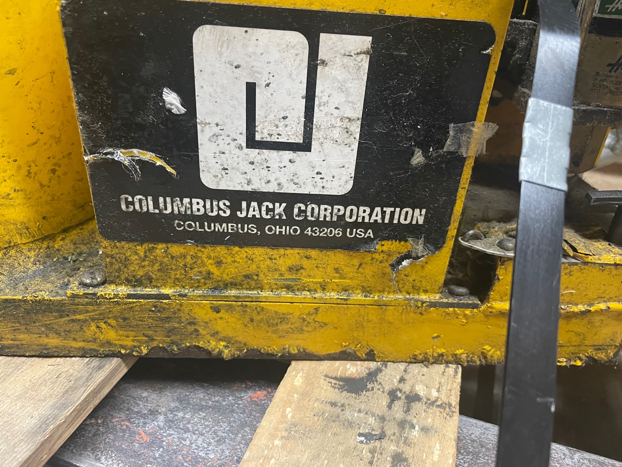 Columbus Hydraulic Aircraft Nose Jack - Avionic Instruments, Industrial ...