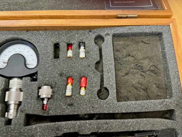 Hewlett Packard 85056A 2.4mm Calibration Kit