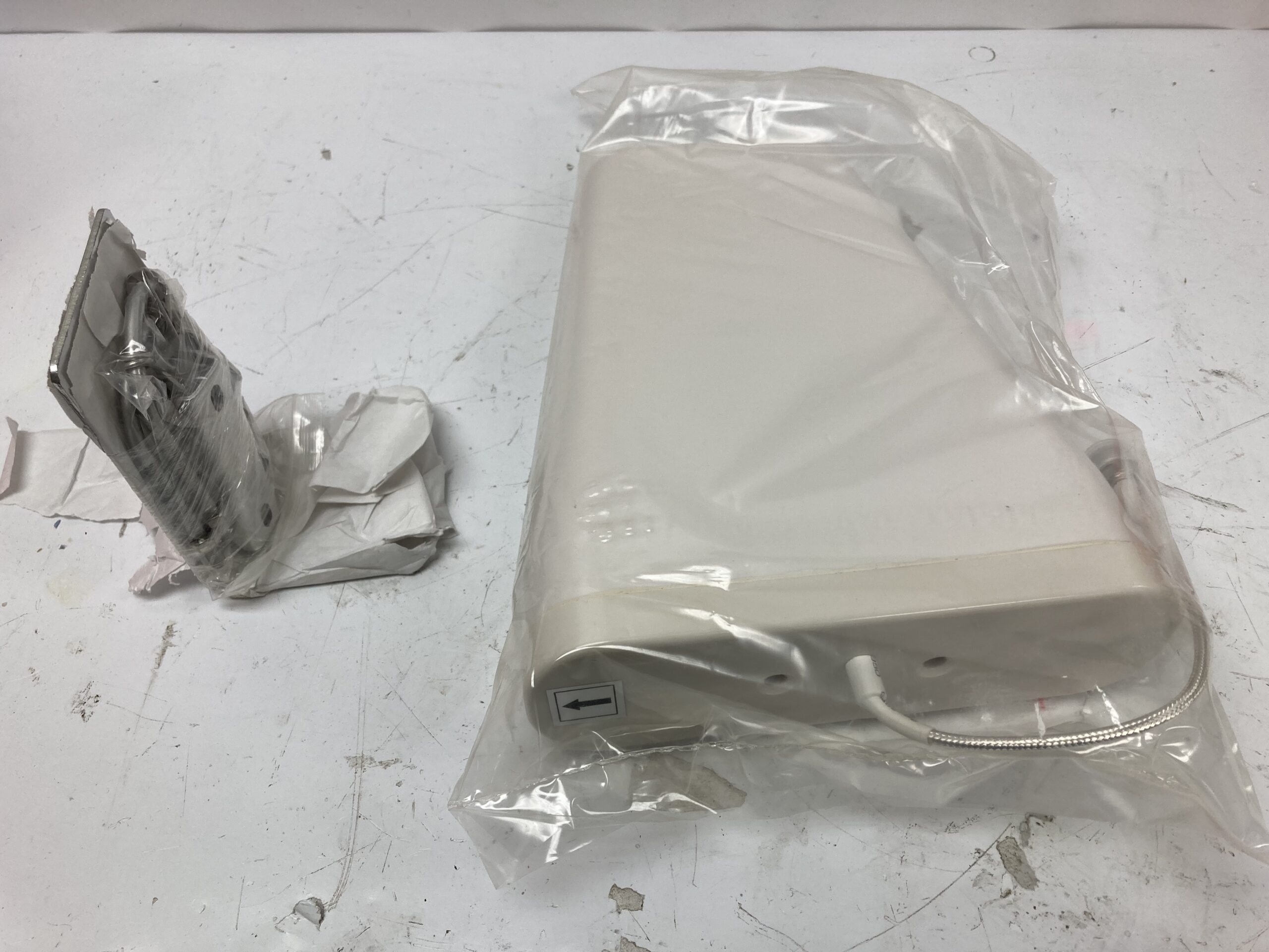 L-Com HG824-09LP-NF Ultra WideBand Antenna - Signal Generators, Test ...