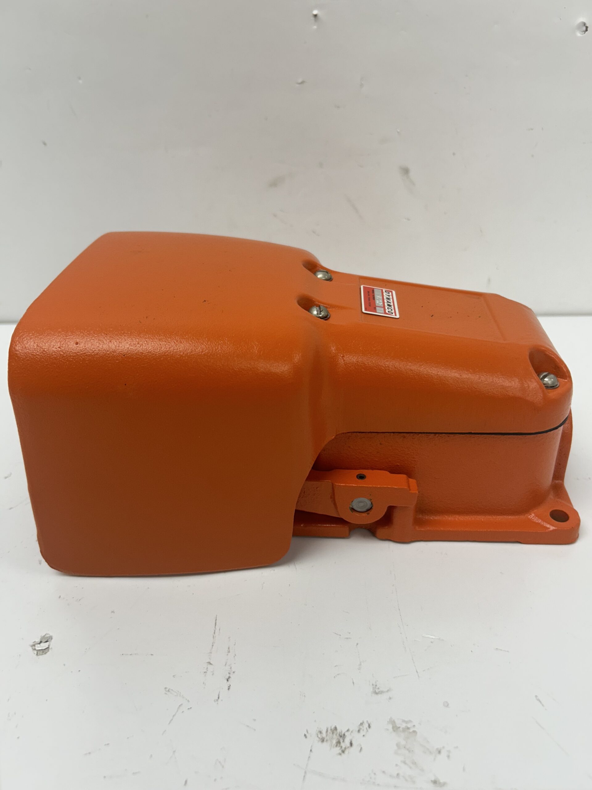 LINEMASTER SWITCH CORP HERCULES FOOT SWITCH FV202