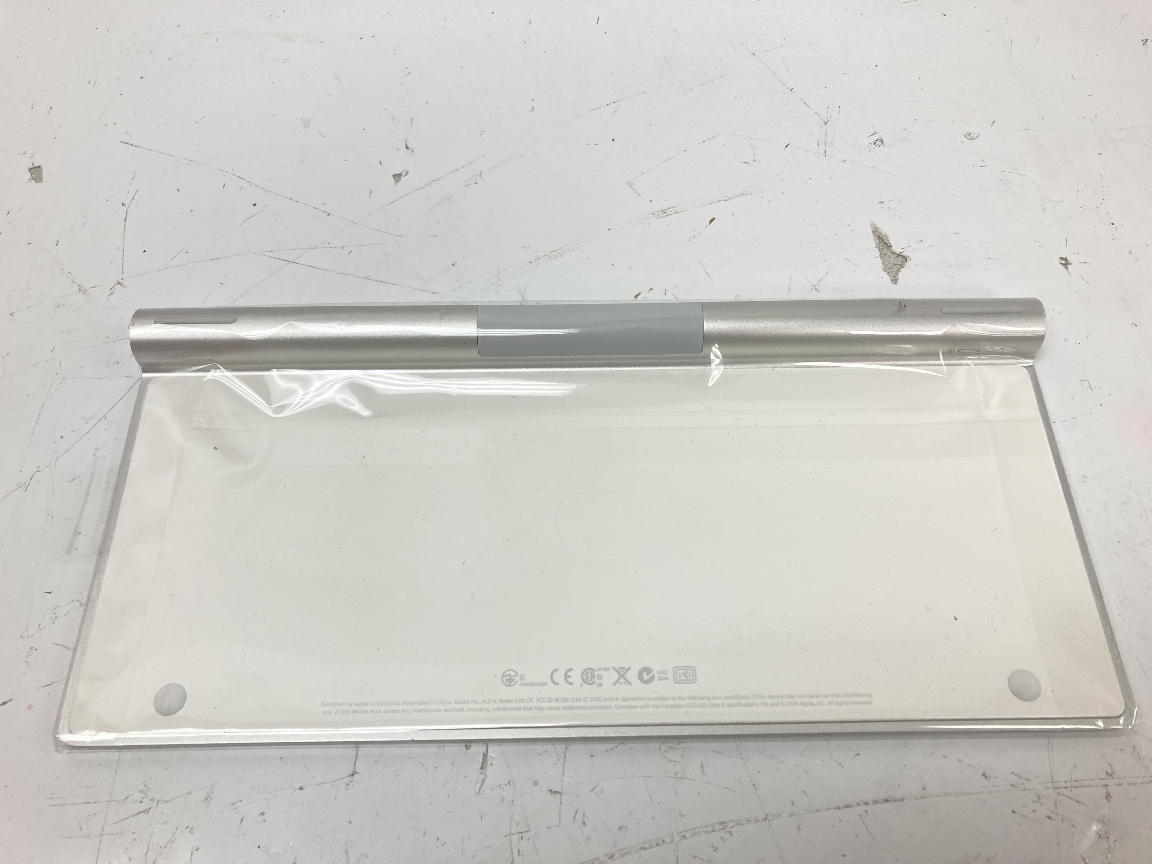 Apple A1314 Wireless Keyboard Computer Accessories Computer Equipment Bmi Surplus Inc