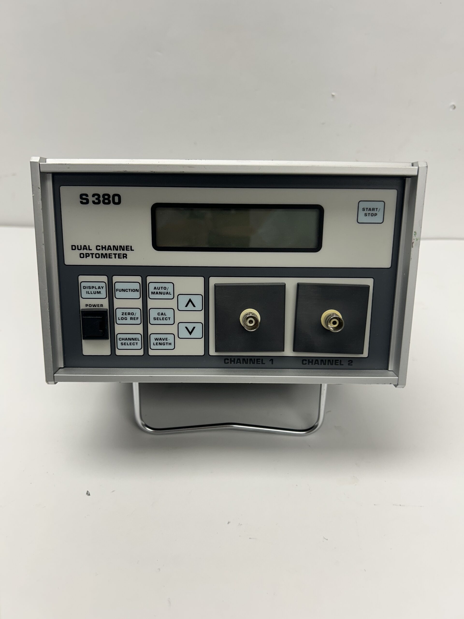 UDT INSTRUMENTS S380 DUAL CHANNEL OPTOMETER: High-precision Measurements