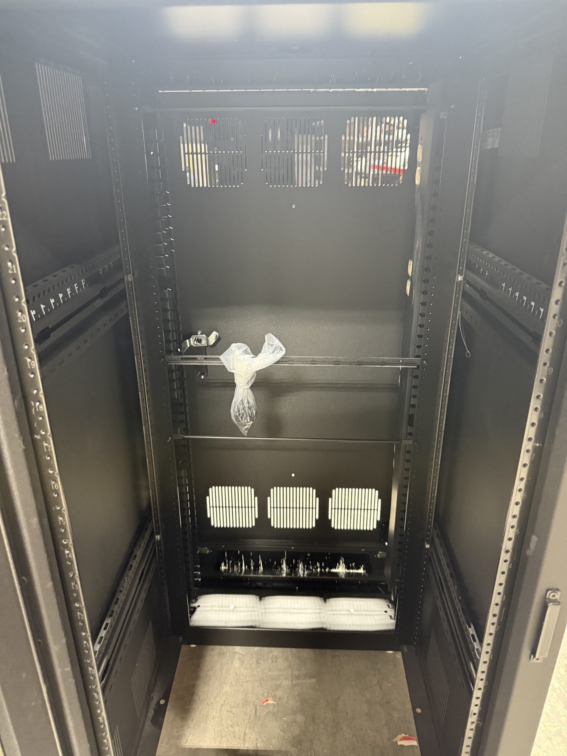 Middle Atlantic AV Cabinet – Professional Rack for AV & Networking