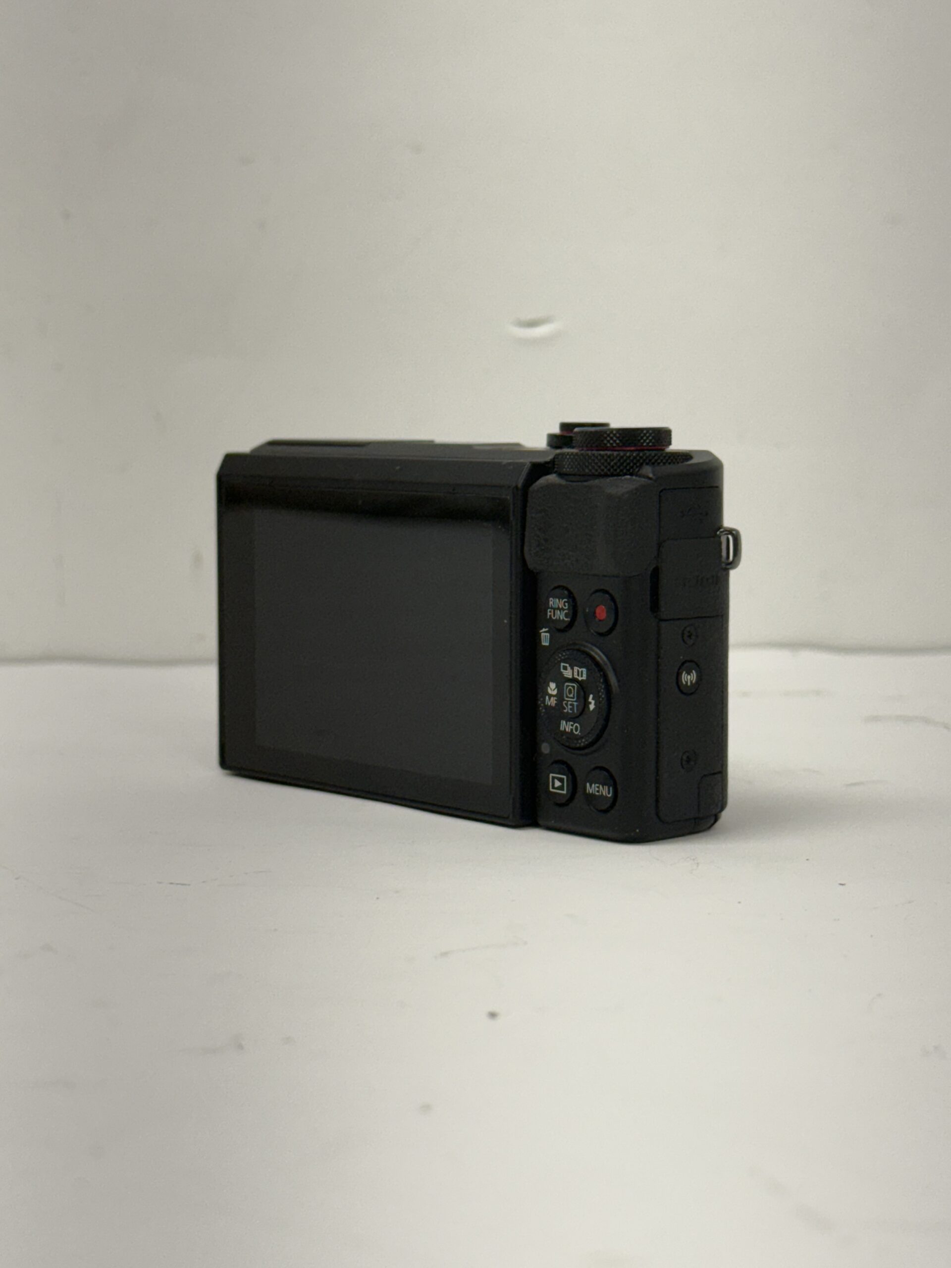 Canon G7X Mark II Best Compact Camera for Vloggers & Creators