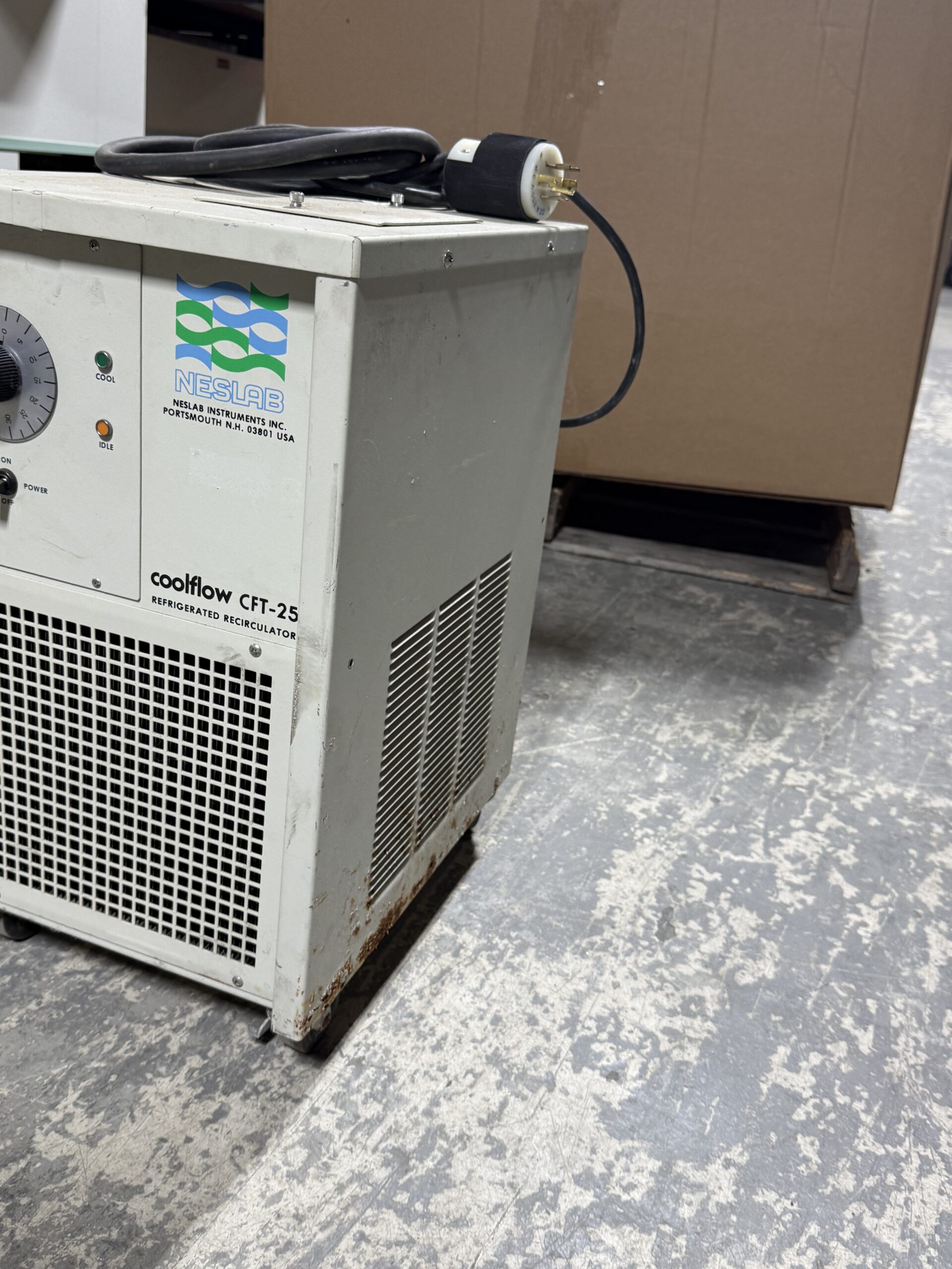 NESLAB CFT-25 Recirculating Chiller Reliable Temperature Control