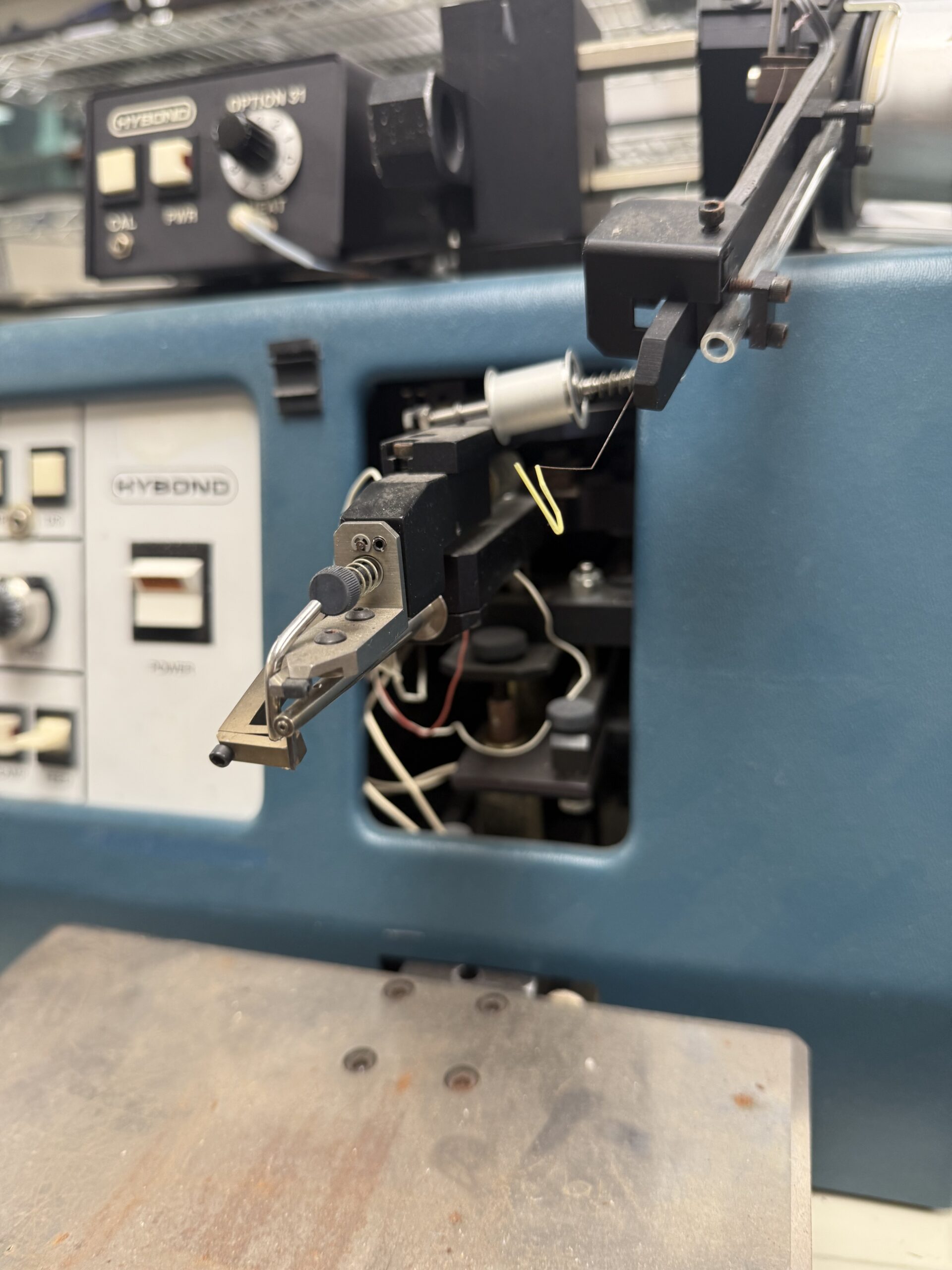 Hybond 572 Thermosonic Wedge Bonder Precision Wire Bonding