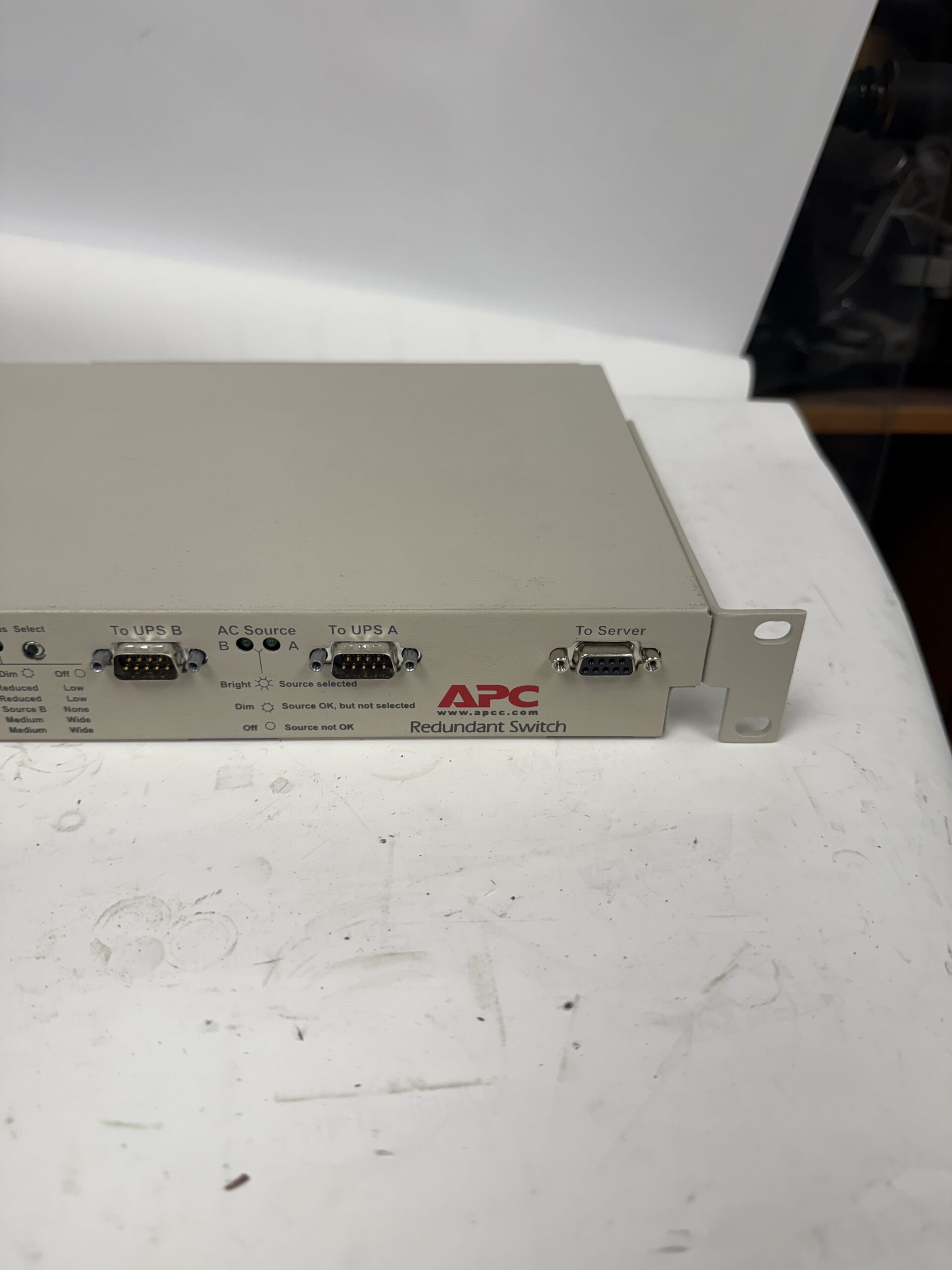 APC SU045-1 Redundant Switch – Reliable Power Backup