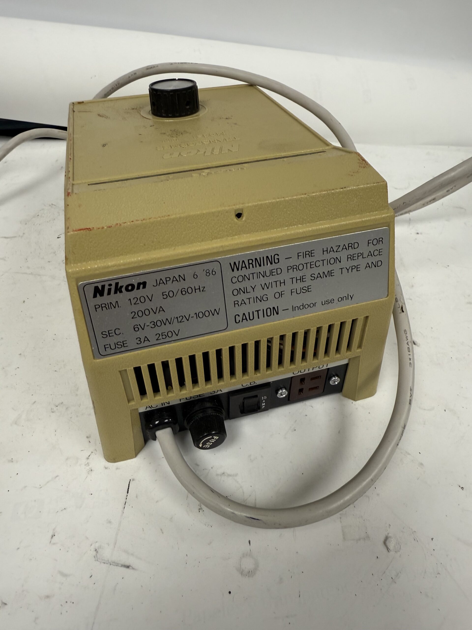 Nikon UN Transformer Microscope Power Supply – 120V 50/60Hz