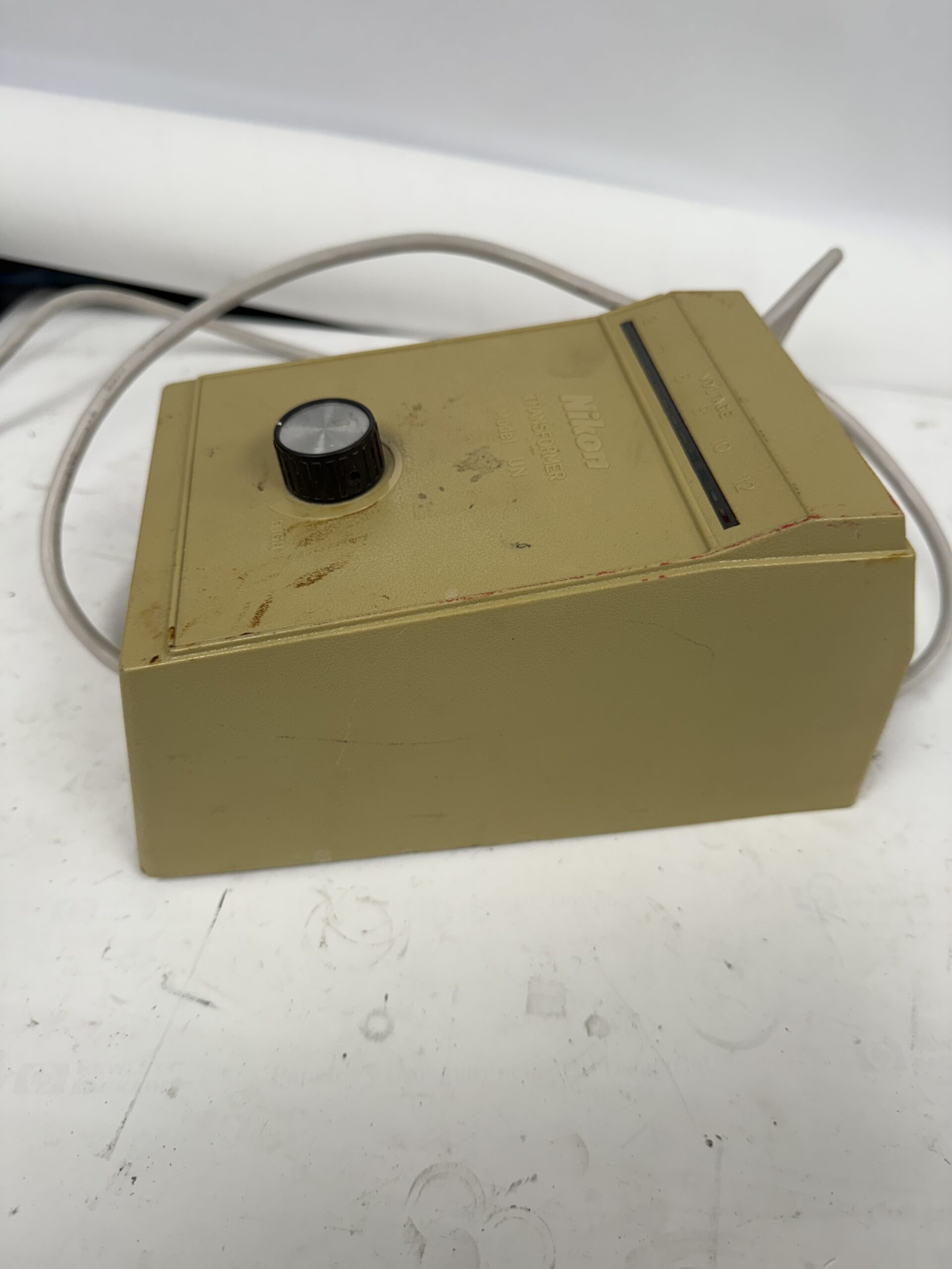 Nikon UN Transformer Microscope Power Supply – 120V 50/60Hz