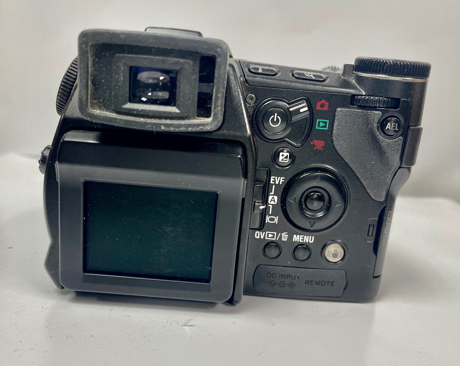 Konica Minolta DiMAGE A2 - EVF Digital Camera with 7x Zoom