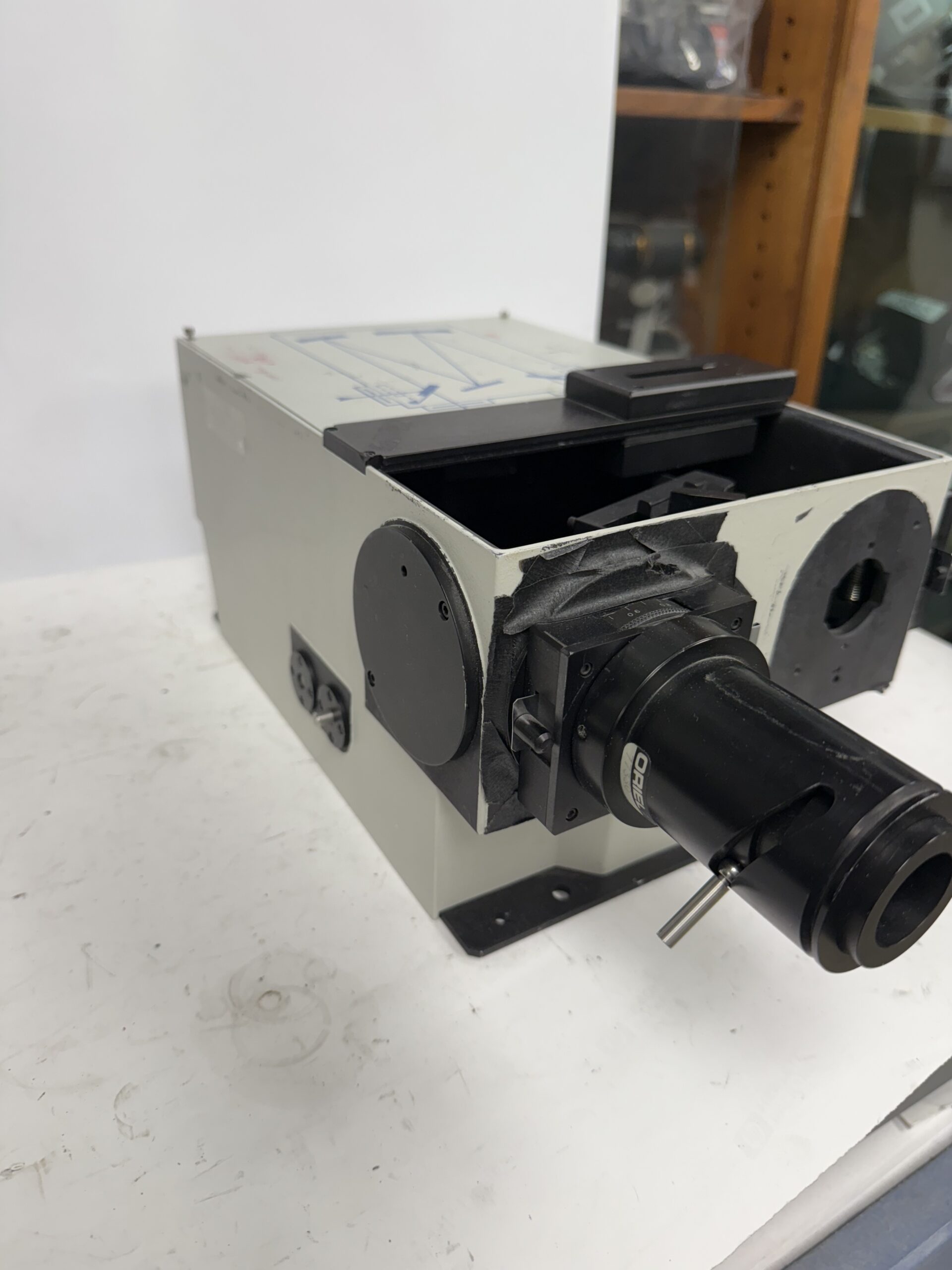 Oriel 77200 Motorized Optical Filter Wheel - 6-Position Changer