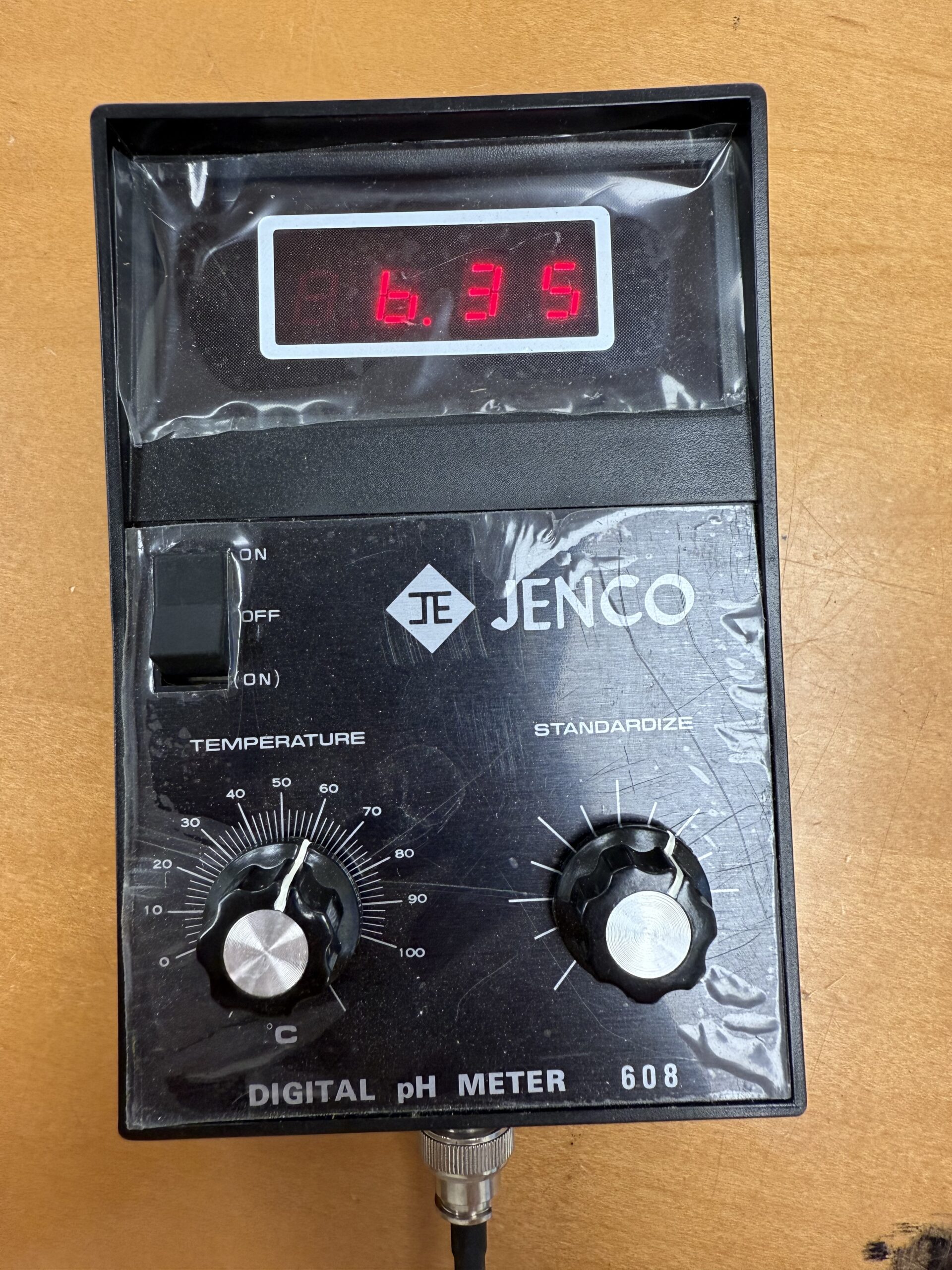 Jenco 608 pH Meter with Probe - Powers On