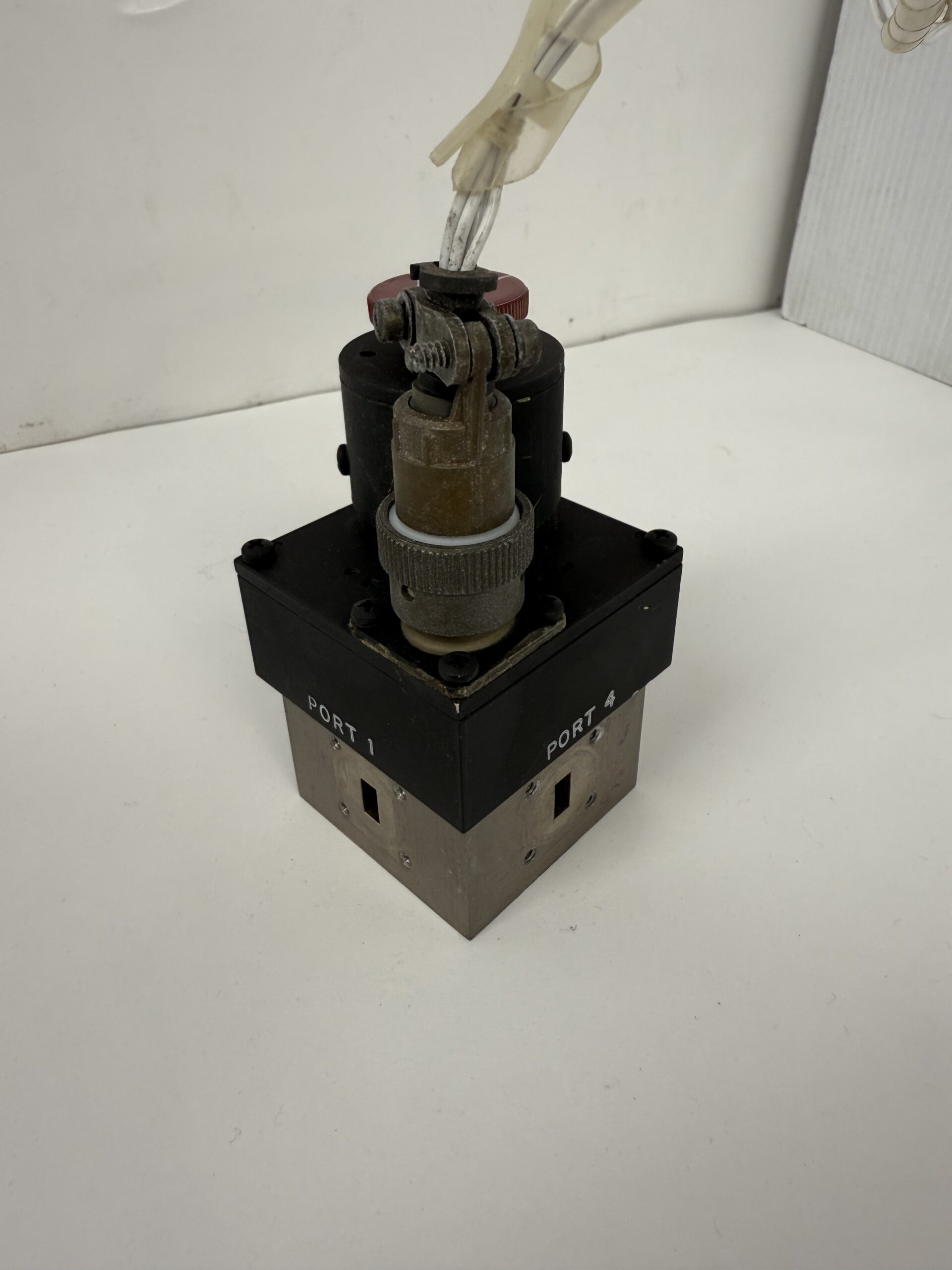 Logus LM34BSL2X5 Waveguide Switch - WR34