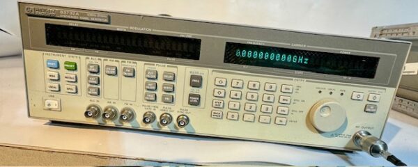 HP 83732A 10MHz - 20GHz Synthesized Generator - Signal Generators, Test ...