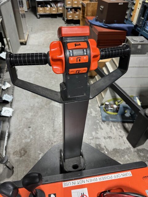 Toyota Electric Forklift Truck 6BWC20 41.0 hours - Industrial Equipment ...